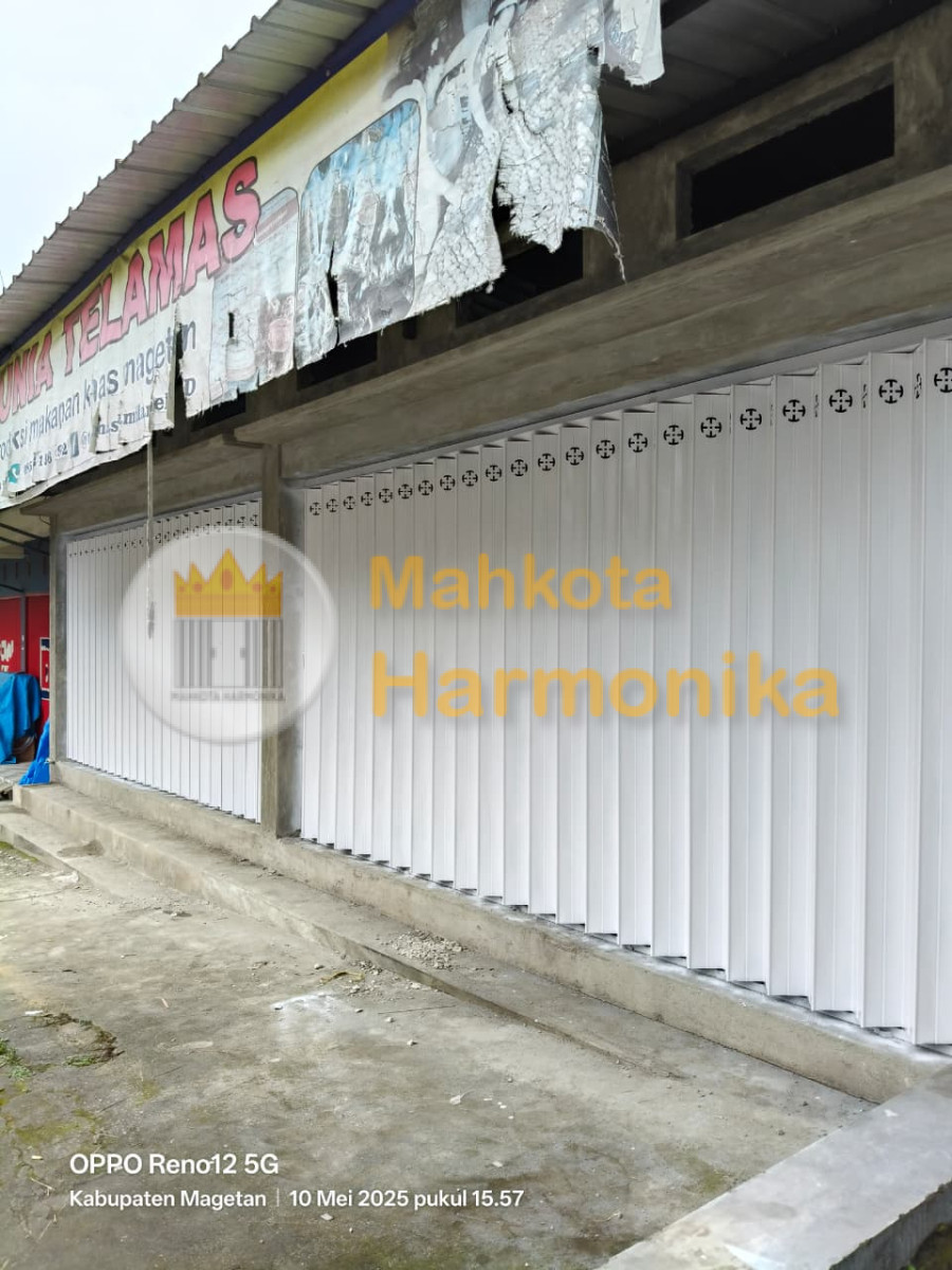 Pintu Harmonika Besi - Harmonika Mahkota 0813-3506-0866
